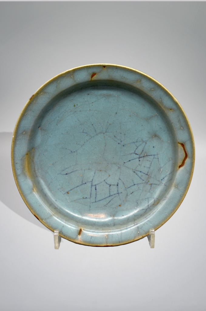 A Rare Jun Ware Purple Crackle-Glazed Dish - J.A.N. FINE ART